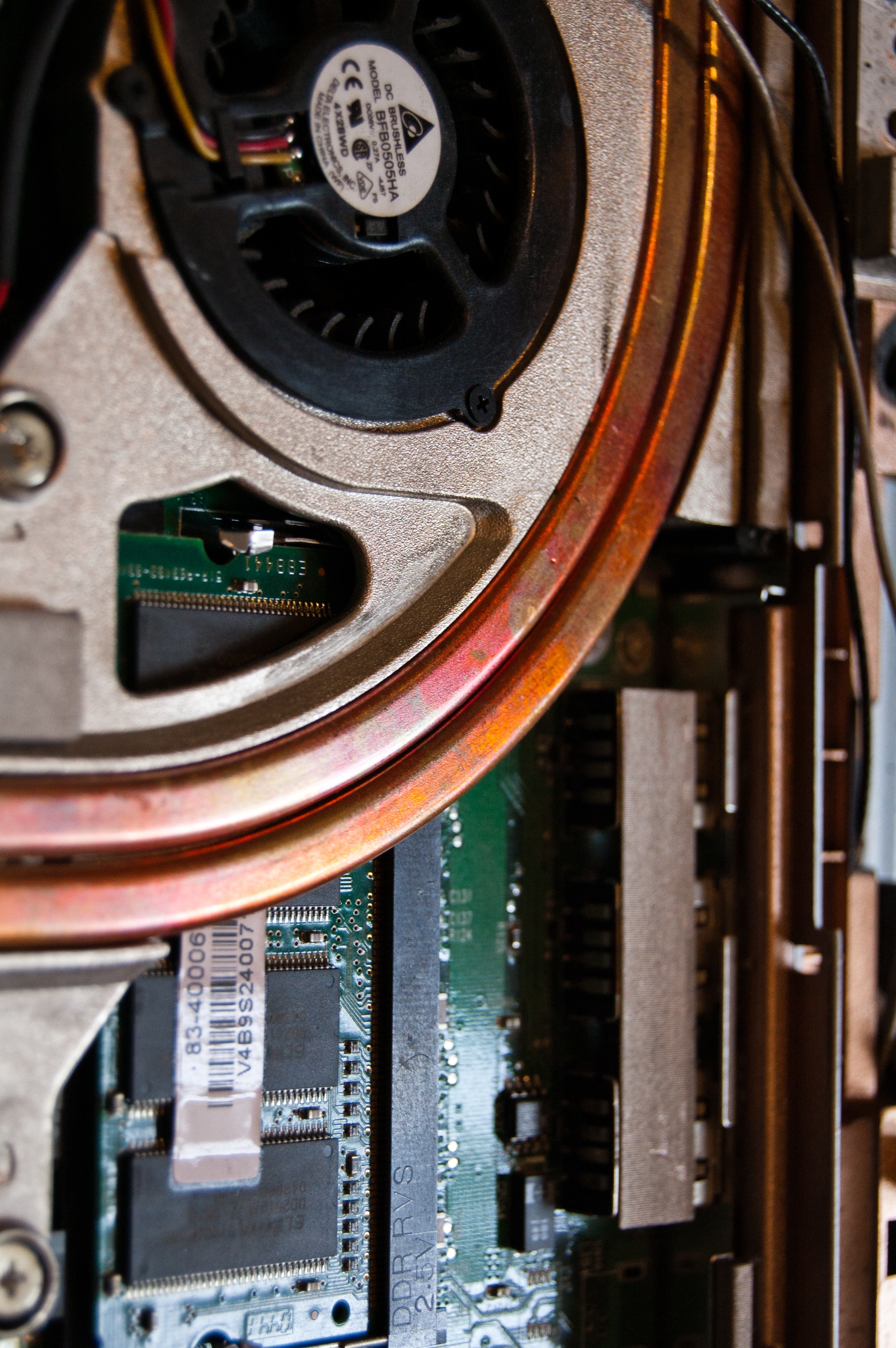 内部笔记本电脑部件:库存照片- WebFX
